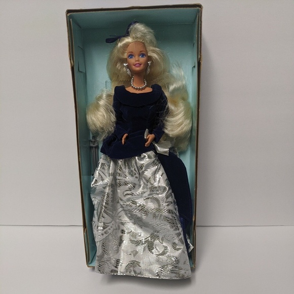 Toys | Vintage Winter Velvet Barbie Special Edition Avon Exclusive 1995 ...